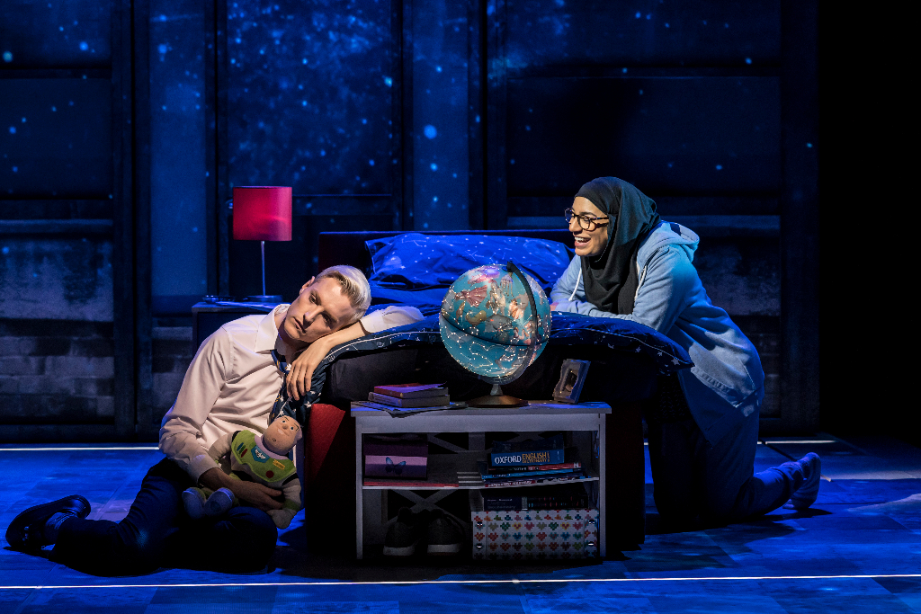 Everybody’s Talking About Jamie at the Apollo Theatre | Theatre review ...