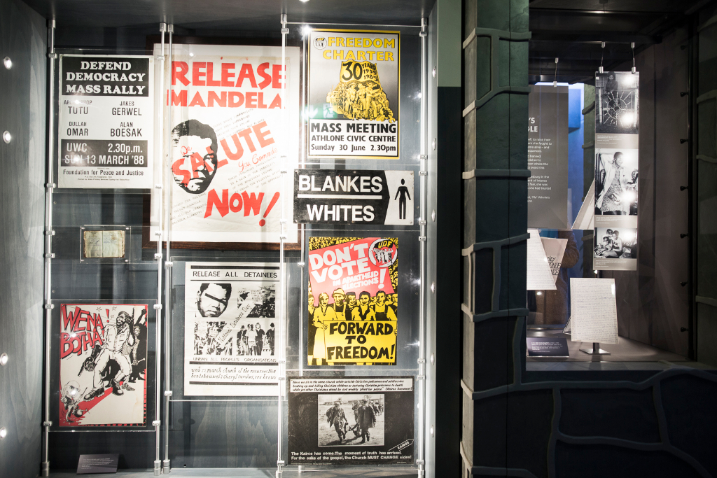 Nelson Mandela: The Official Exhibition at 26 Leake Street Gallery ...