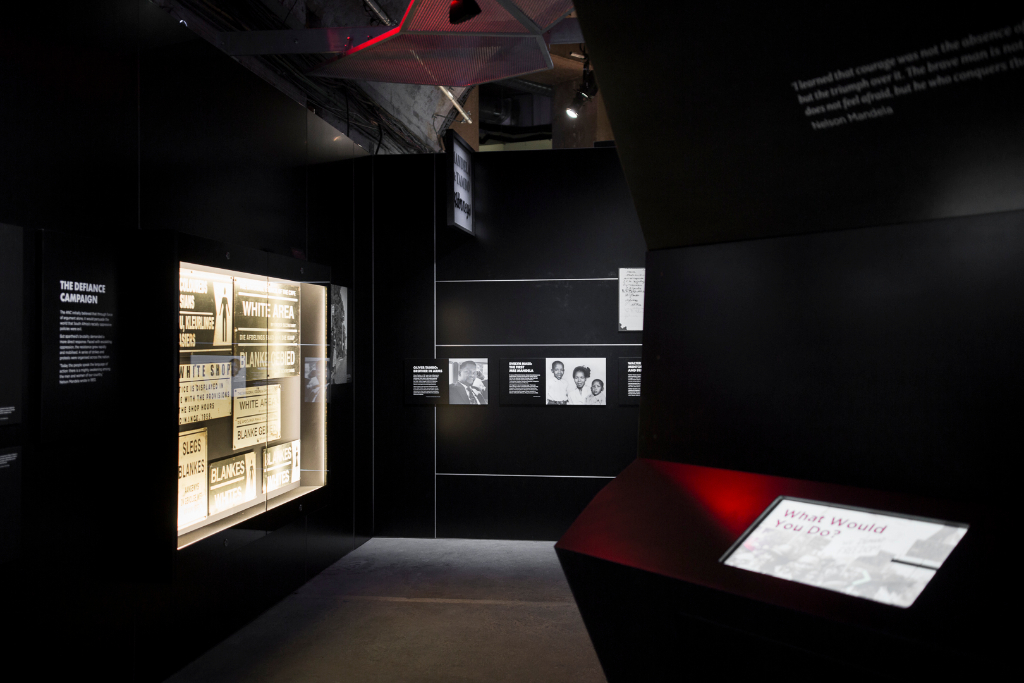 Nelson Mandela: The Official Exhibition at 26 Leake Street Gallery ...