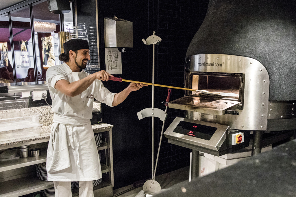 Crazy Pizza in Marylebone: Fresh ingredients and fancy pizzas in a ...