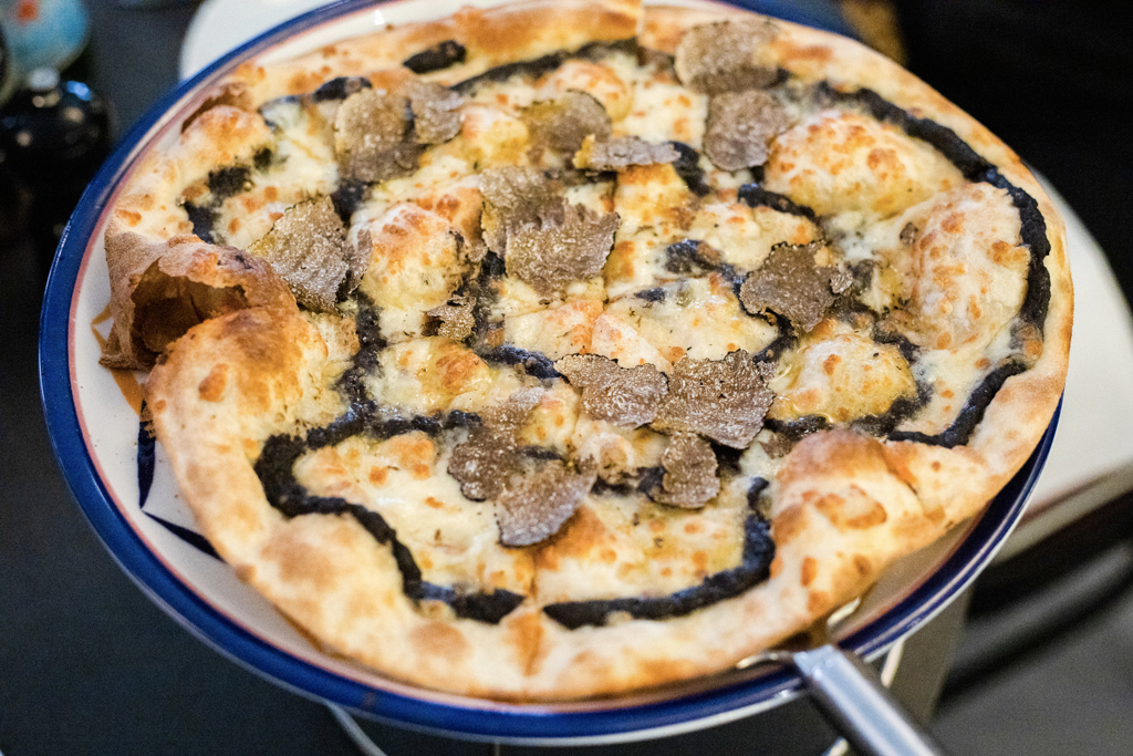 Crazy Pizza in Marylebone: Fresh ingredients and fancy pizzas in a ...