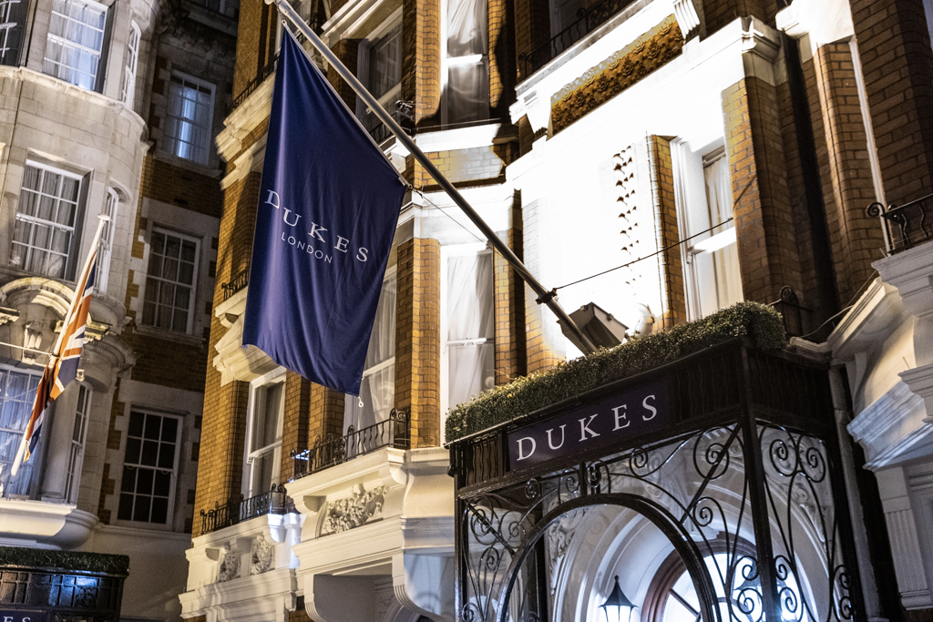 Dukes Bar in Mayfair: The perfect martinis that inspired Ian Fleming ...