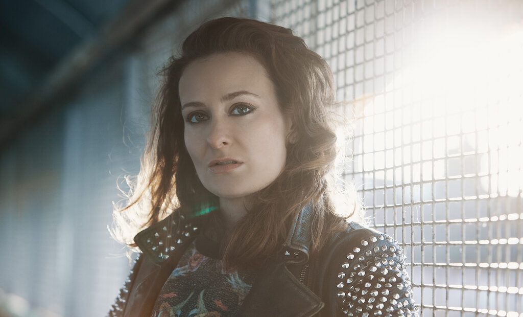 Premiere: Lara Smiles new video for Oh How, see it first in celebration ...